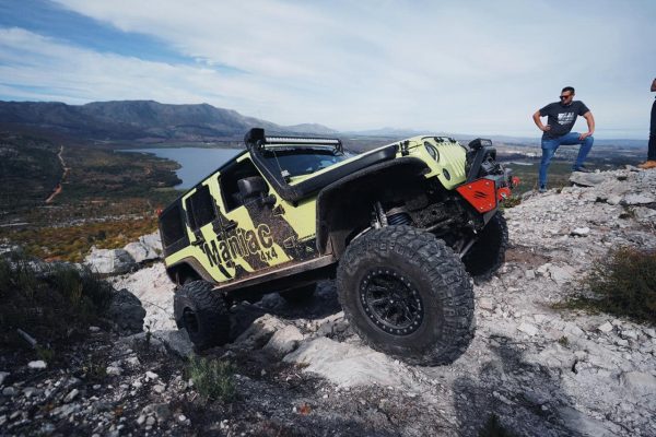 About - Maniac 4x4
